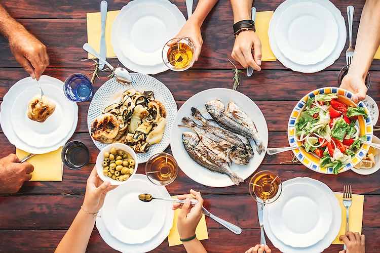 Healthy choices better than trying to eat less - myDr.com.au